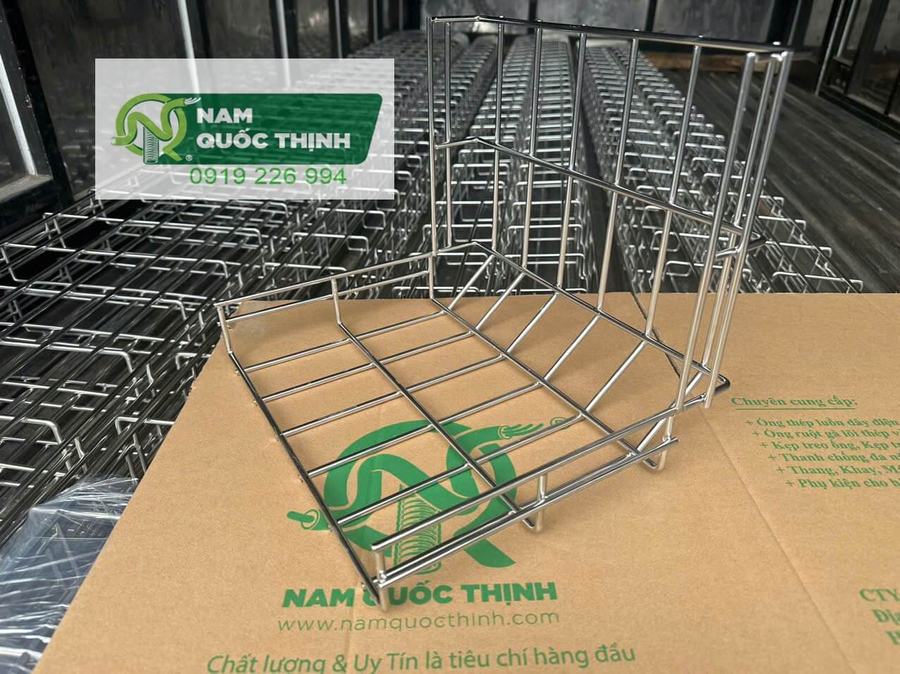 Co Lên Máng Cáp Dạng Lưới Inox 304 Thép Không Gỉ 300x50 MM